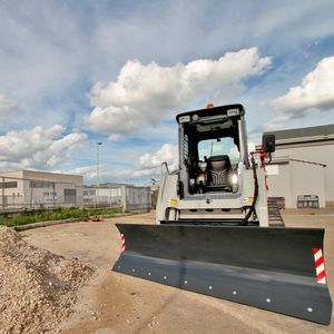 Skid steer loader dozer blade - All industrial manufacturers