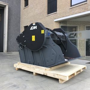 Crusher bucket - CBF 90 - CM Srl - for excavators / for loaders / for ...