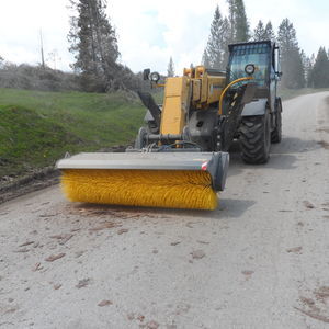 Skid steer loader sweeper - CSA 200 - CM Srl - hydraulic / outdoor