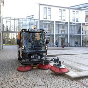 Ride-on sweeper - eCleango 550 series - Aebi Schmidt Holding AG ...