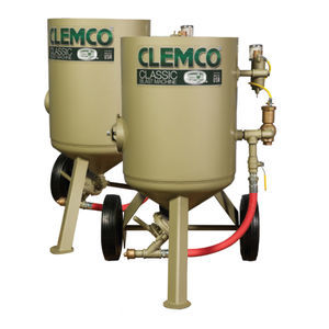 Manual sandblasting machine - Big Clem - CLEMCO INDUSTRIES - pressure ...