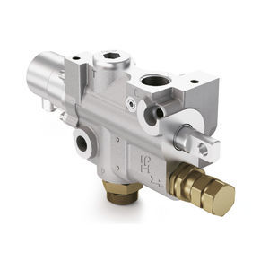 Pneumatically-operated hydraulic directional control valve - DM 15 ...