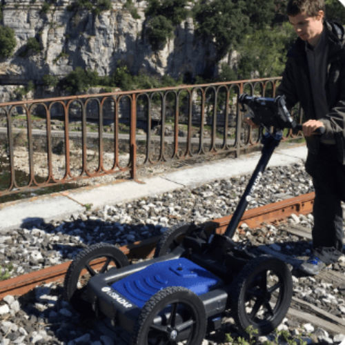 Tri-frequency ground penetrating radar - QUANTUM - My-NDS - for ...