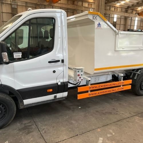Rear-loader waste collection vehicle - EMS Machinery - electric