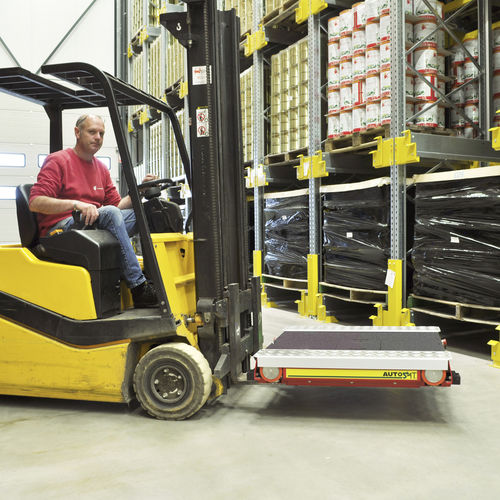 Pallet shuttle - Pallet Shuttle - Dexion