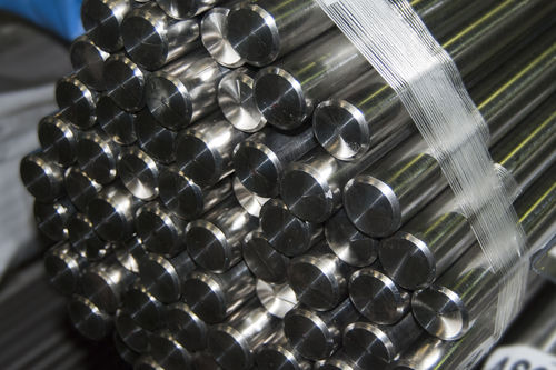 Stainless steel round rod - Acerinox S.A. - hot-rolled / cold-drawn