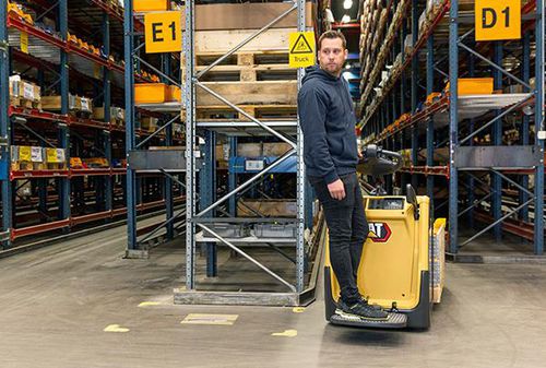 Electric pallet truck - NP series - Cat Lift Trucks - with rider ...