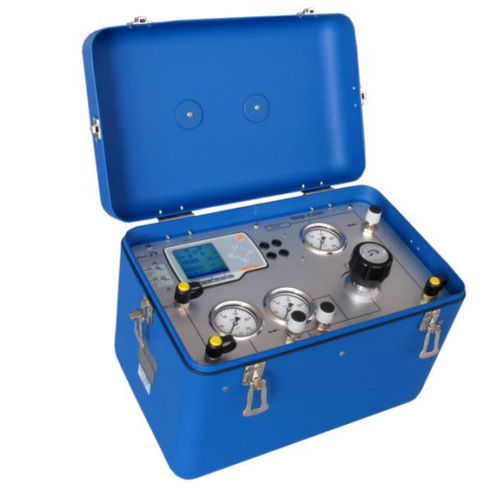Pressure calibrator - Traqc-8 series - Tradinco - portable / digital ...
