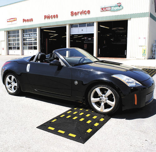 Traffic speed bump - Safety Rider® Vulcanized - Justrite Safety Group