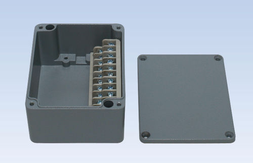 Wall-mounted terminal box - DS-AL-10PT - DSE, Inc. - IP67 / IK 10 ...