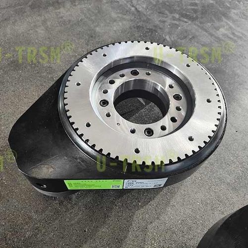 Slewing drive - S-I-O-0169 - Unique Transmission Equipment(Luoyang)Co., LTD