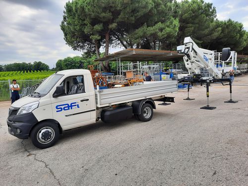 Tractor-mounted aerial work platform - Safi Group srl - truck-mounted / outdoor / commercial