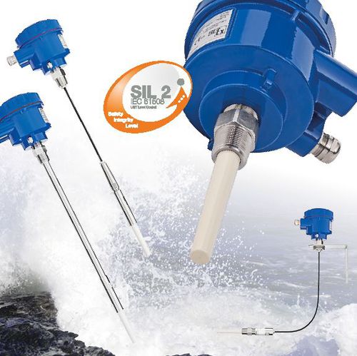 Level sensor with interface measurement - NivoCapa® NC 8000 - UWT GmbH ...