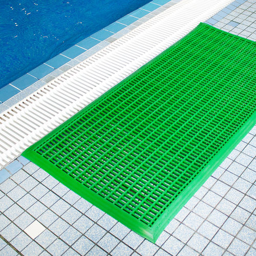 PVC grating - Leisuremat - COBA Europe Ltd - wet area