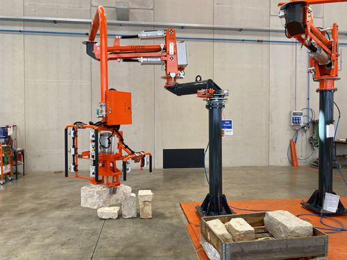 Pneumatic manipulator - ATIS s.r.l. - with gripping tool / for the ...