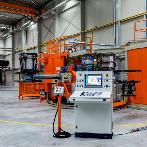 Carousel type roto-molding machine - PRM/CRM - Polivinil Rotomachinery ...