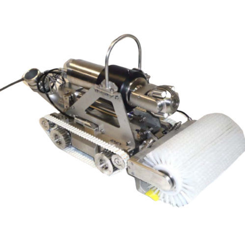 Tracked inspection robot - Instor - cleaning