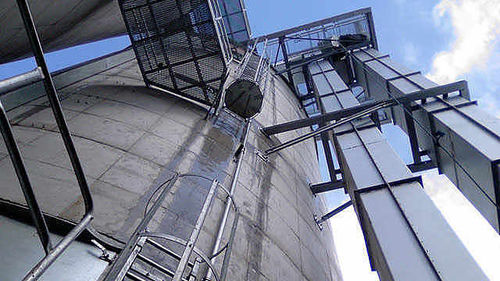 Industrial bucket elevator - SMB International GmbH - solids / for bulk ...
