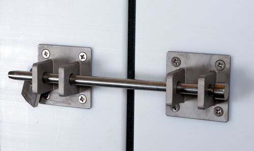 Security interlock device - Schweyer - rod