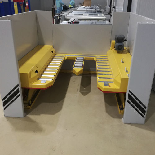 Roller lift table - Wasser Schnitt, S.L. - scissor / hydraulic / electric