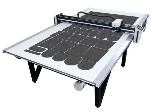 Knife cutting machine - GERBERcutter® DCS 2500 - Gerber Technology, a ...