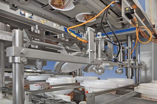 Automatic lidding machine - Robot Food Technologies Germany GmbH