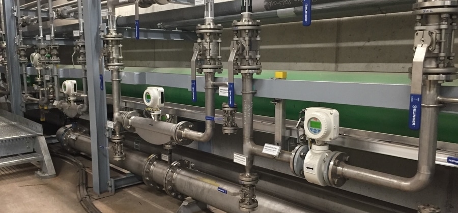 Coriolis meters: Combining mass flow and density for improved quality ...