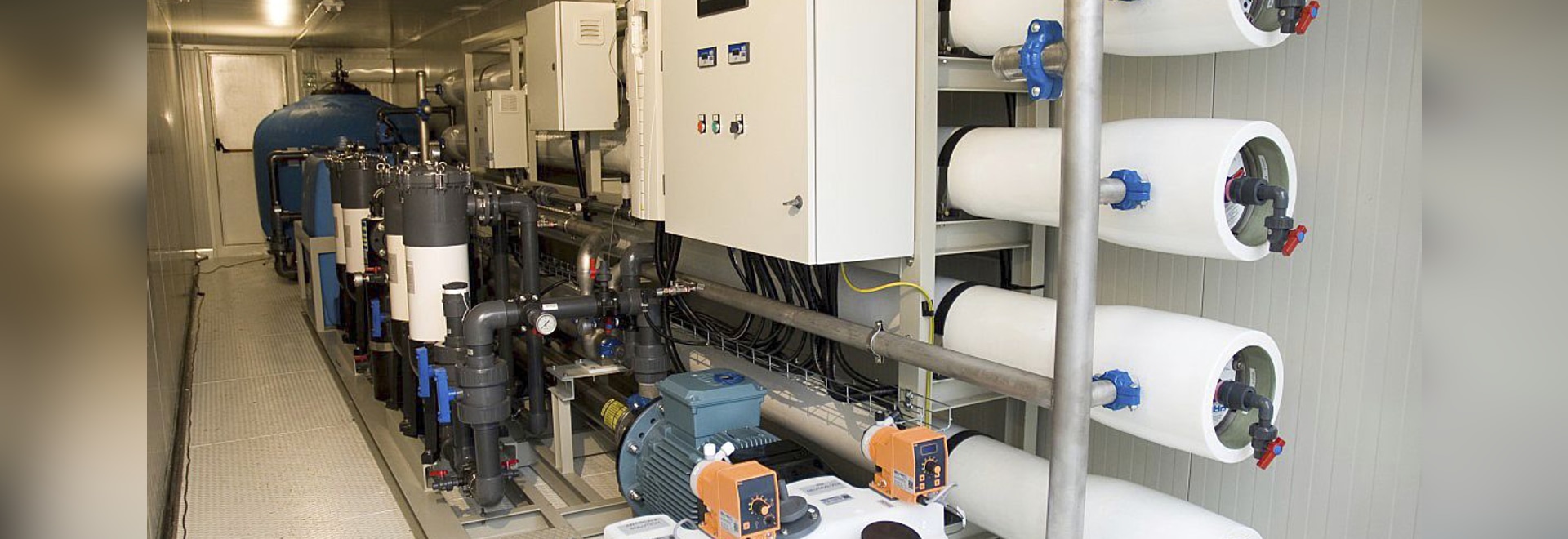 Skid mounted and containerized seawater reverse osmosis desalination ...