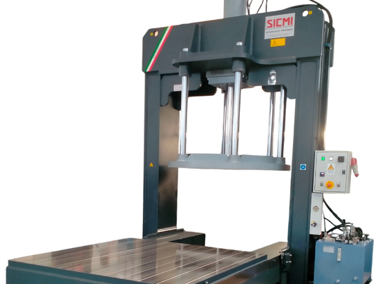 Hydraulic moulding workshop presses - Via IV Novembre, 35, 43051 Sissa ...