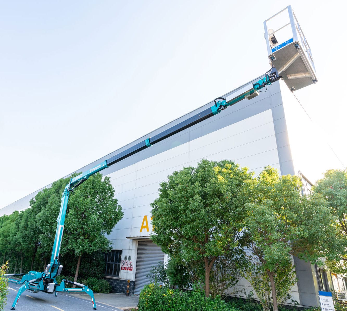 クローラー式スパイダーリフト - ES300 - Jiangsu Inslift Technology Co., Ltd. - ディーゼル ...