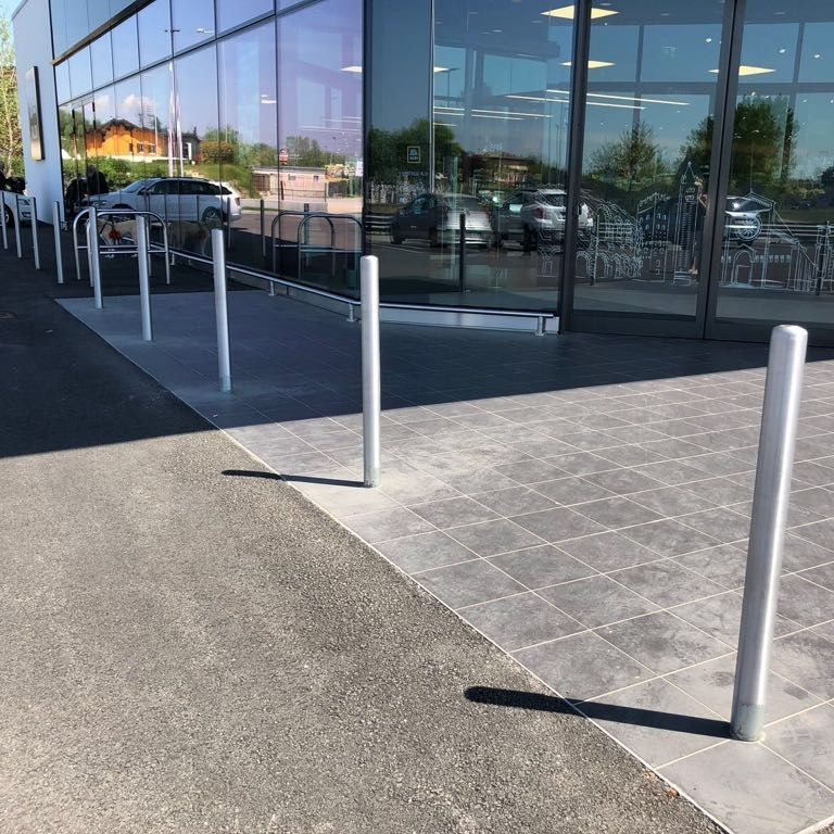 公共スペース用柱 - ISEMAR - Saedi Srl - ステンレススチール製