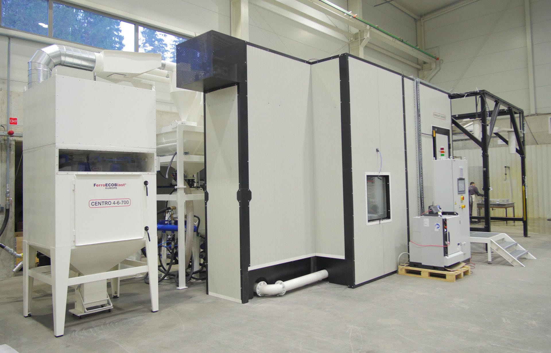 圧力式ブラストキャビネット - ROBOBLAST 35-25 - FerroECOBlast - 自動 / コンベヤー式