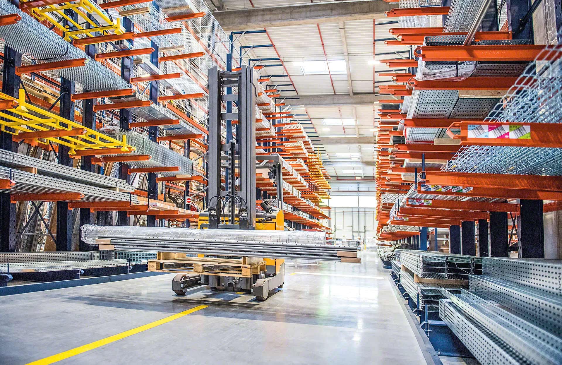 Sistema cantilever - MECALUX - de movimentação / dinâmico / regulável