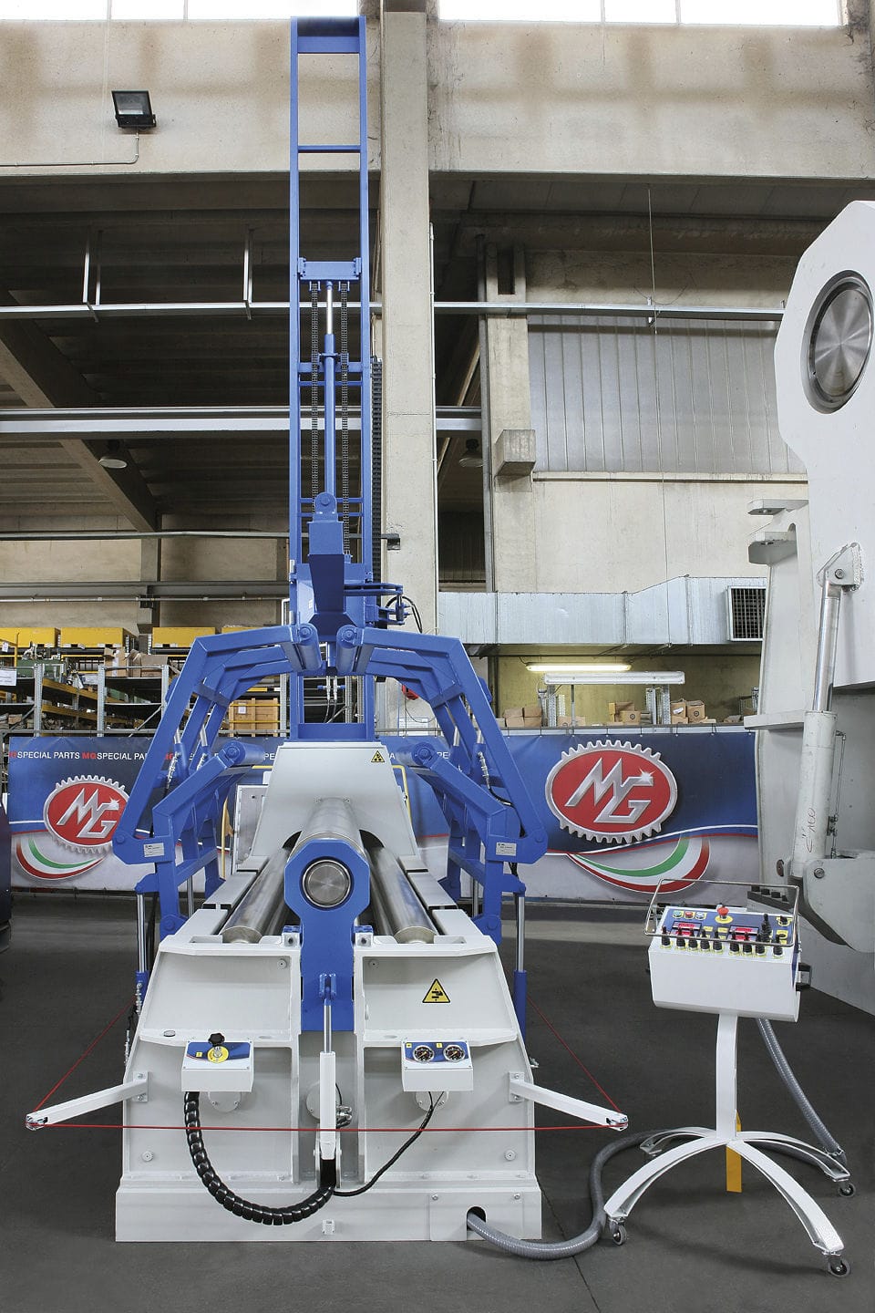 Calandra de 4 rolos - M3018C/S - MG S.R.L. - hidráulica / com painel de controle móvel / cônica