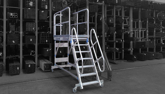 Escada móvel - Upmoviom Storage Systems - com plataforma / para armazém
