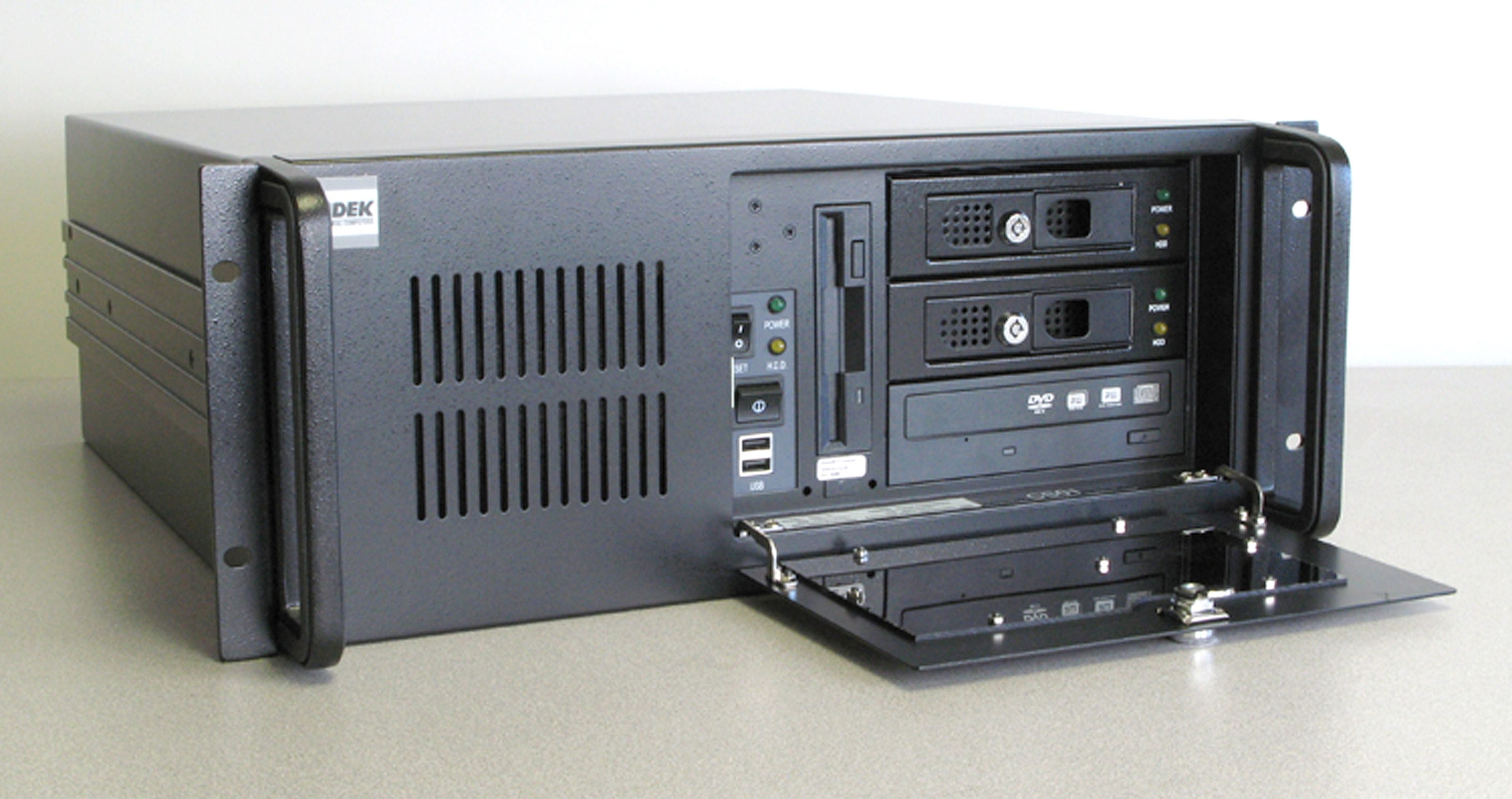Gabinete de PC para montagem em rack - AD-586 - Adek Technical Sales ...