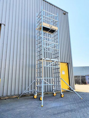 Andaime móvel - Amigo - Custers Hydraulica B.V. - para fachada / modular